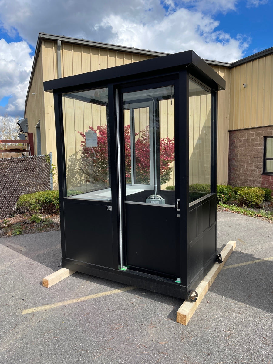 4 x 6 Black Prefabricated Guard Booth Equipped With Electrical